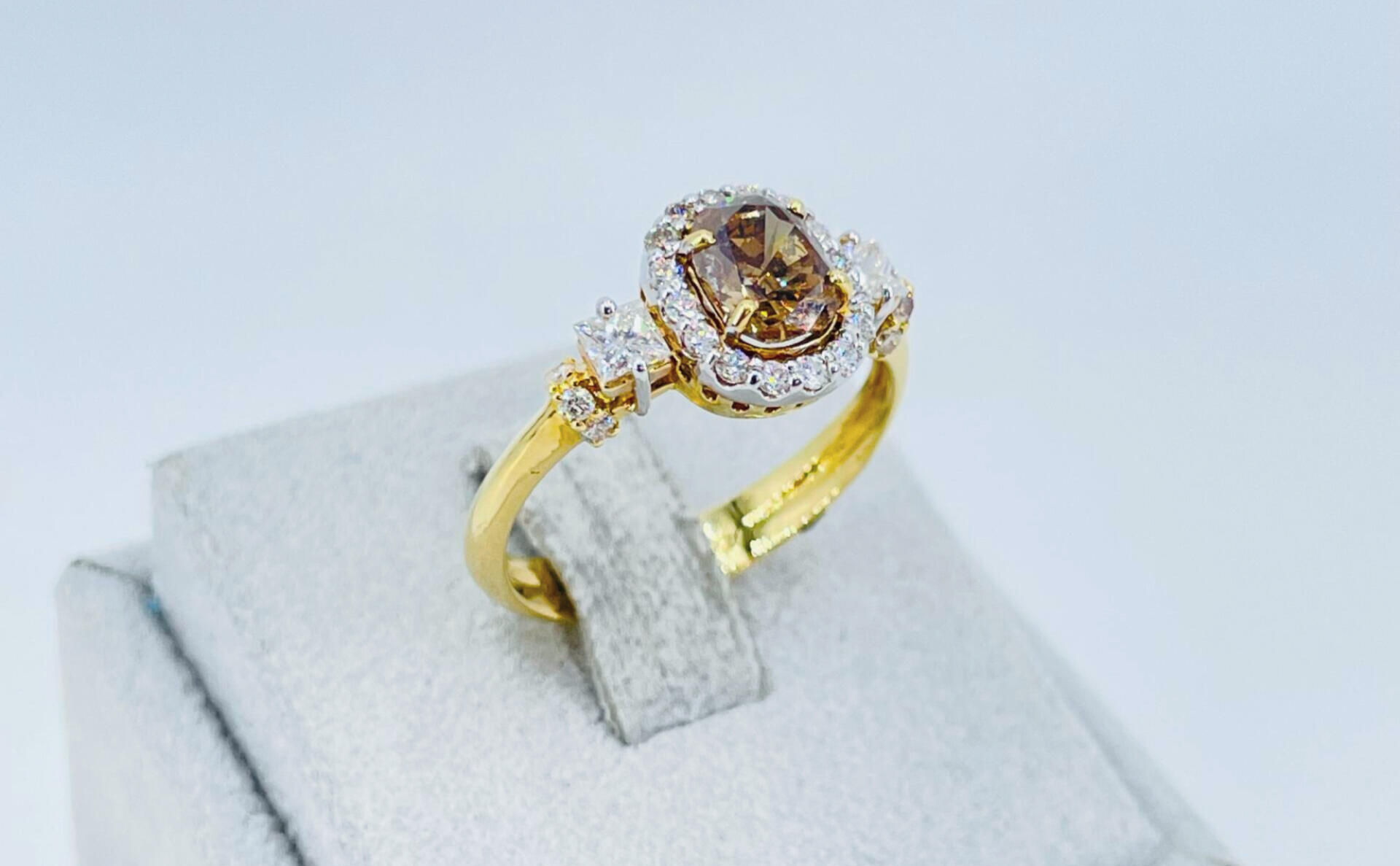 Il Fascino e il Valore dei Diamanti Colorati: Una Guida sui Diamanti ...